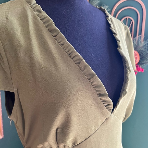 Dresses | The Green Ruched Trim Poet Sleeve Midi Dress With Tie | Poshmark